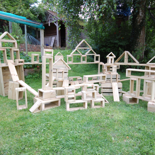 Massive Outdoor Blocks Set 104 pieces | Muddy Faces