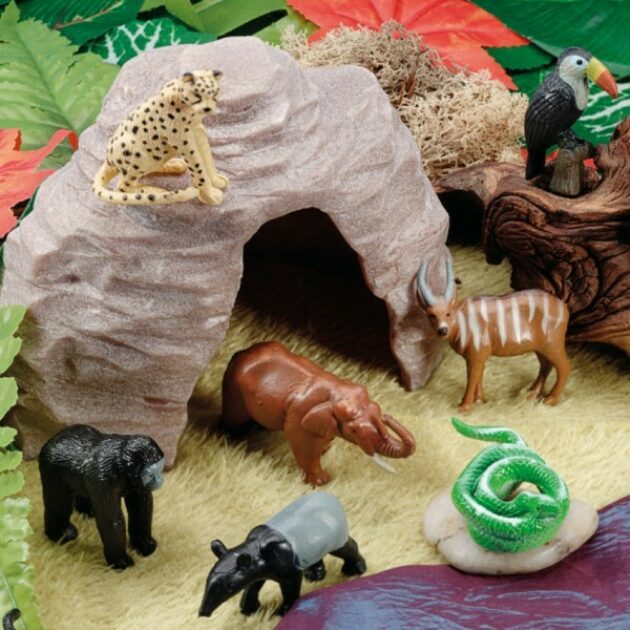 Play Cave | Muddy Faces