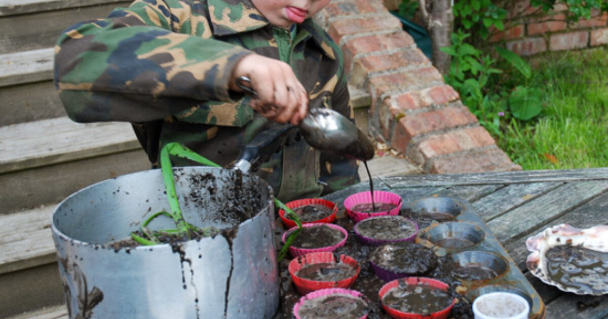 Lizzy Allen | Muddy Faces