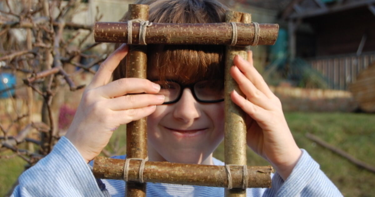 Natural frames - Activities | Muddy Faces