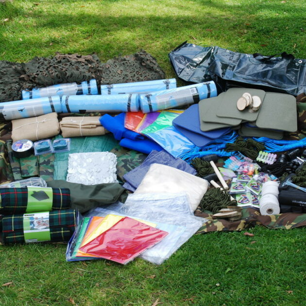 Deluxe Den Building Kit with 10 Den Poles - Class Sized | Muddy Faces