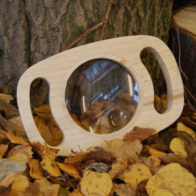 Easy Hold Magnifier | Muddy Faces