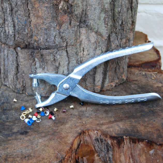 Eyelet Pliers and 100 eyelets | Muddy Faces