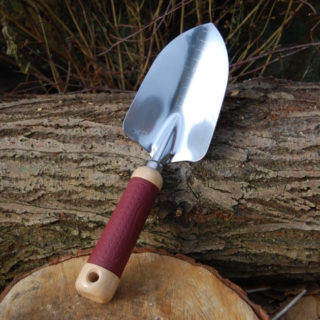 Chrome Plated Hand Trowel | Muddy Faces