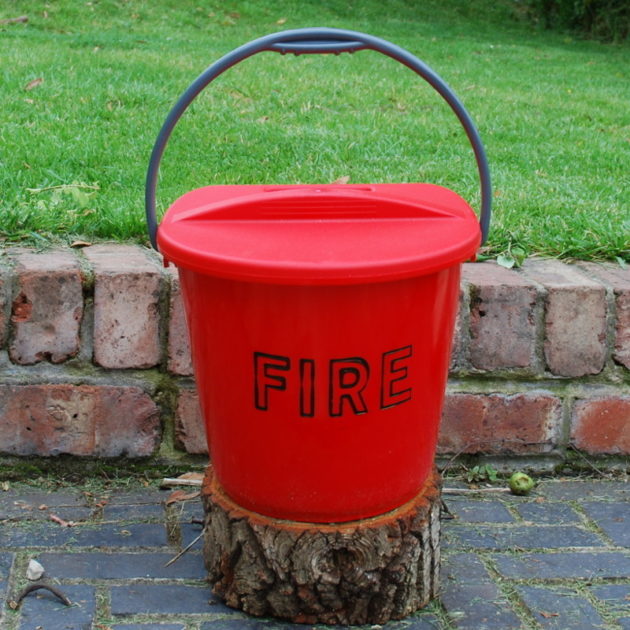 Plastic Fire Bucket with Lid | Muddy Faces